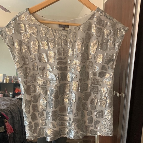 Vince Camuto | Tops | Vince Camuto Top Womans Size Xs White With Silver ...